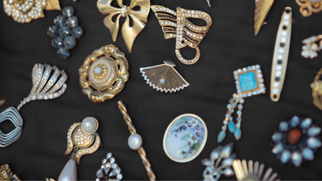 The history of Vintage brooches: from Victorian symbolism to modern ...